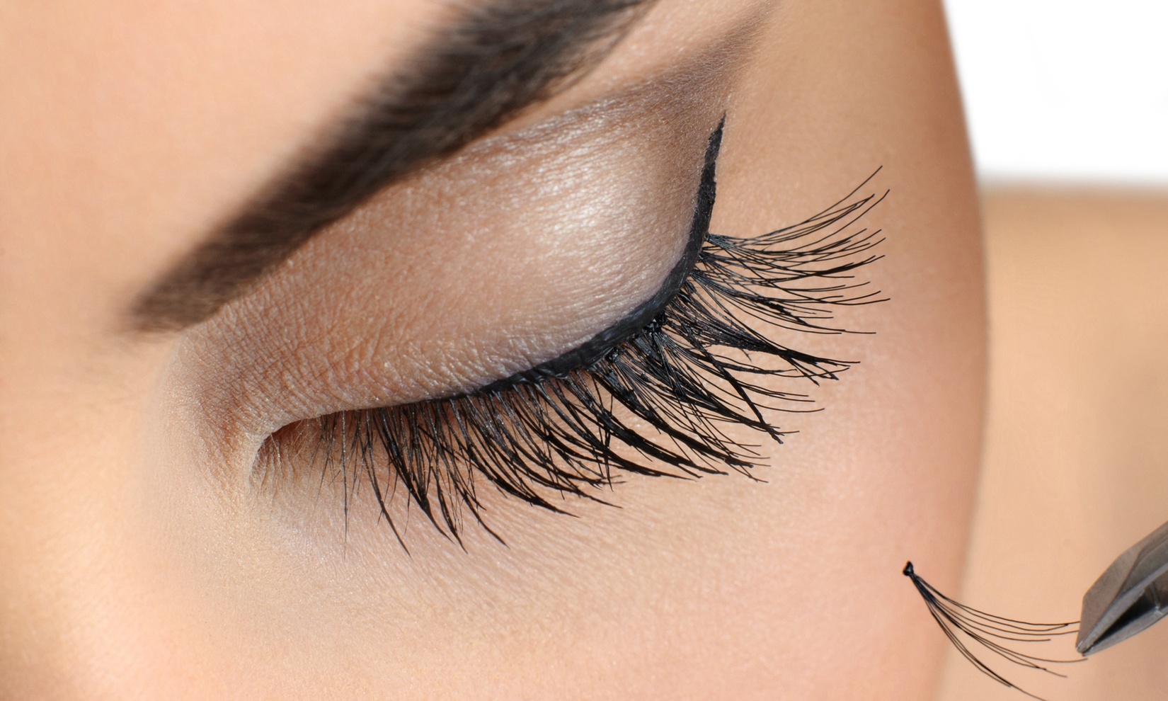 Cheap Eyelash Extensions Deals Near You | Groupon