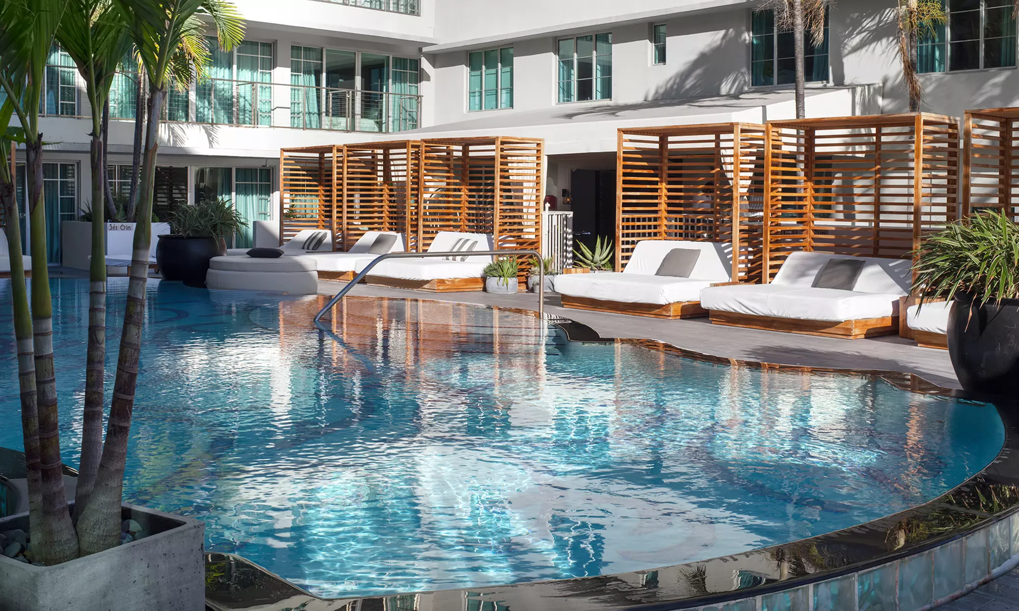 Hotel Victor in Miami Beach} | Groupon Getaways