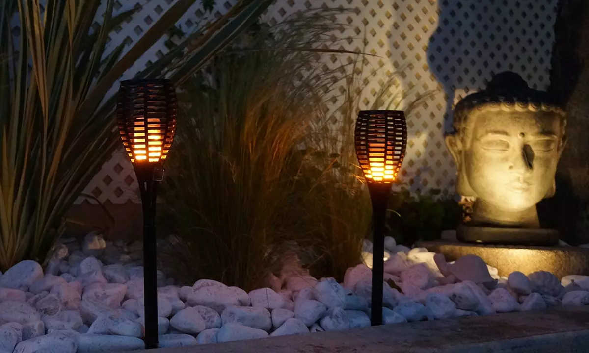 Tot 56% korting op Led-toorts op zonne-energie | Groupon Producten