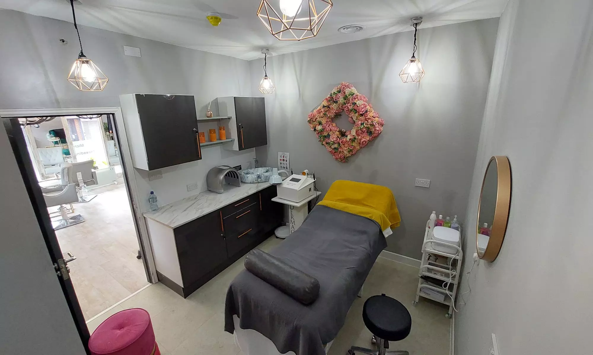Radiance Glamour Lounge - From £19.95 - Manchester | Groupon