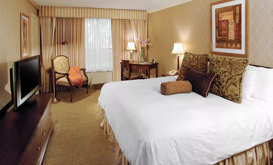 (CLOSED) Bethesda Court Hotel in Bethesda} | Groupon Getaways