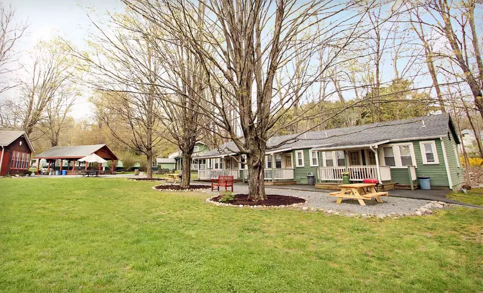 Valley Brook Inn & Cottages in Wurtsboro} | Groupon Getaways