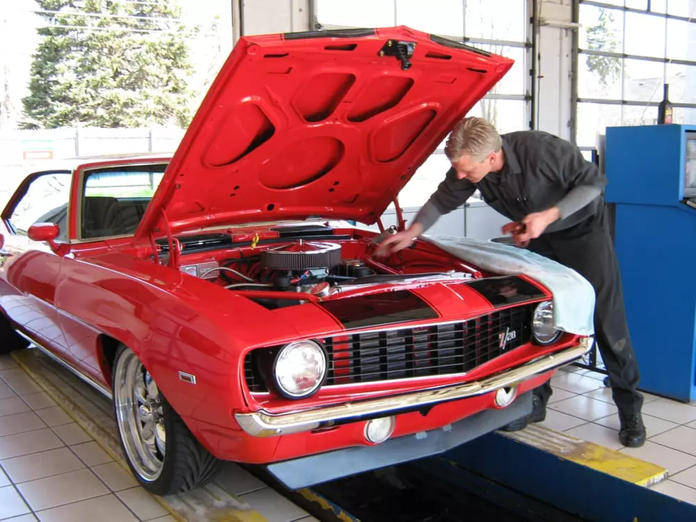 Pro Stop - 10 Minute Oil Change - From $67 - Lombard | Groupon