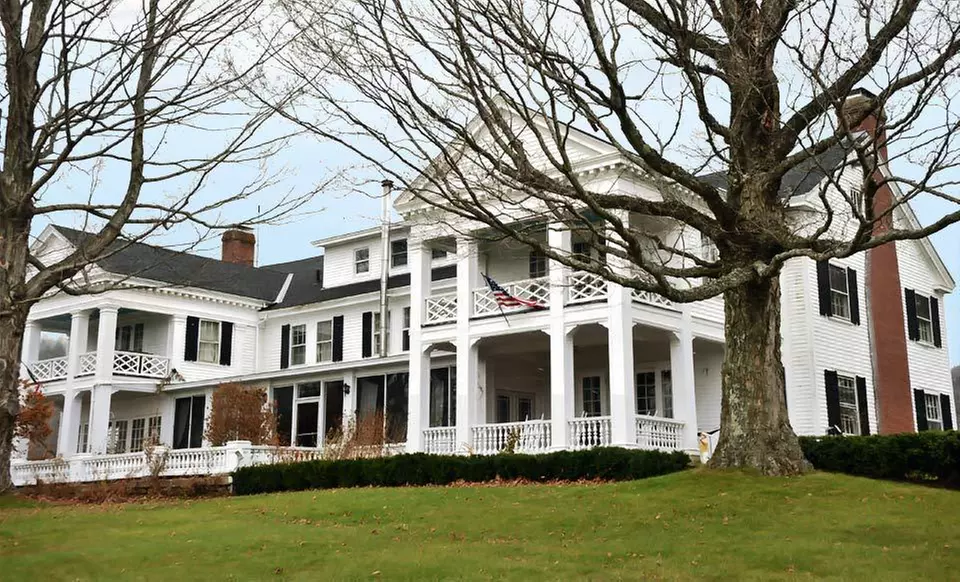 The White House Inn in Wilmington} | Groupon Getaways