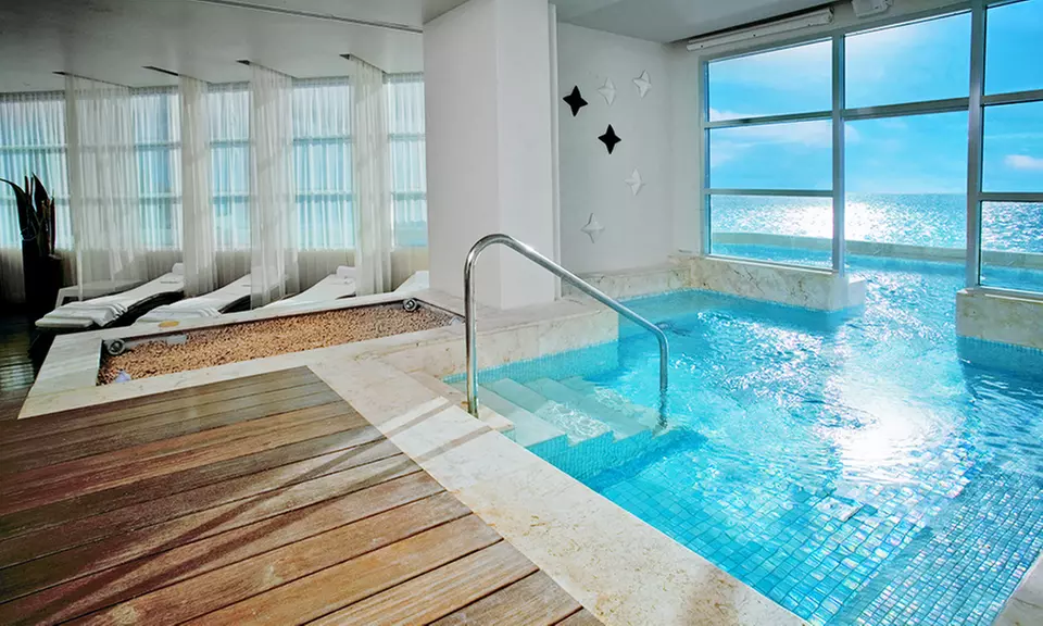 ME Cancún Stay with Airfare from Vacation Express in Cancun} | Groupon ...