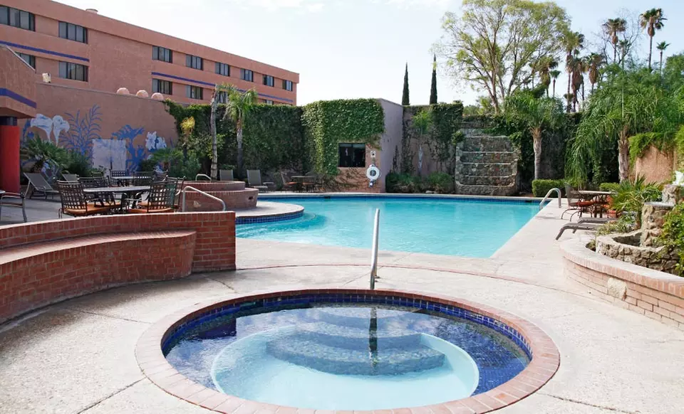 Viscount Suite Hotel in Tucson} | Groupon Getaways