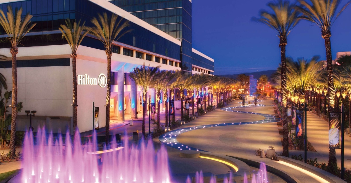 Valentine’s Day Dinner at Poppy’s at Hilton Anaheim - UNATION