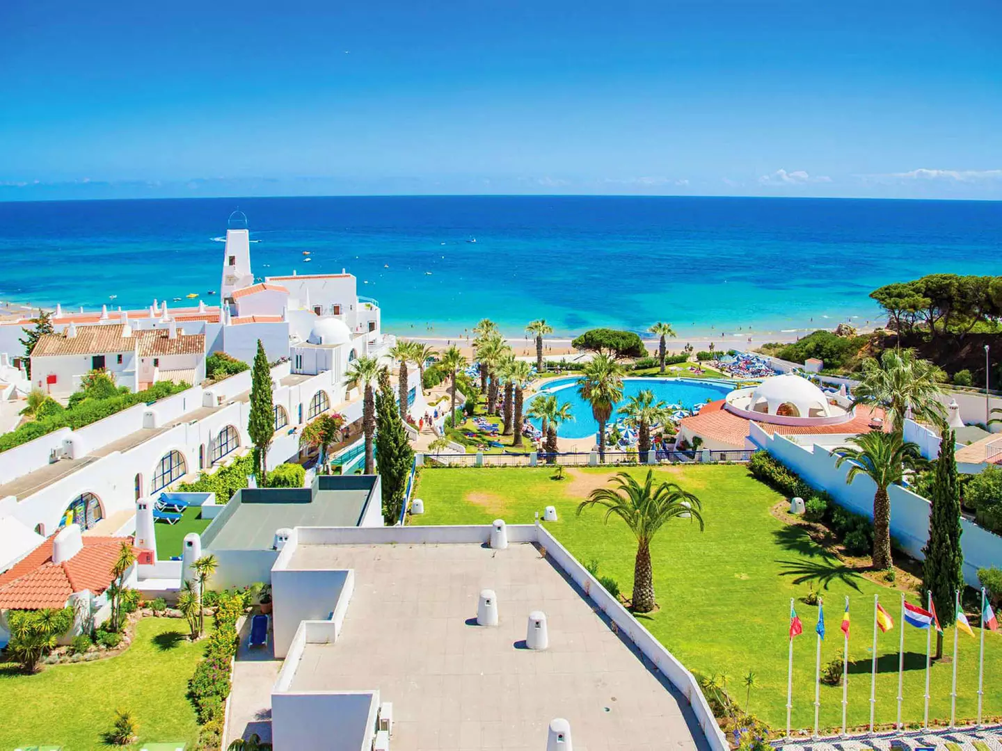 Albufeira - Appart'hôtel Grand Muthu Oura View Beach Club 5*, 2 nuit ...