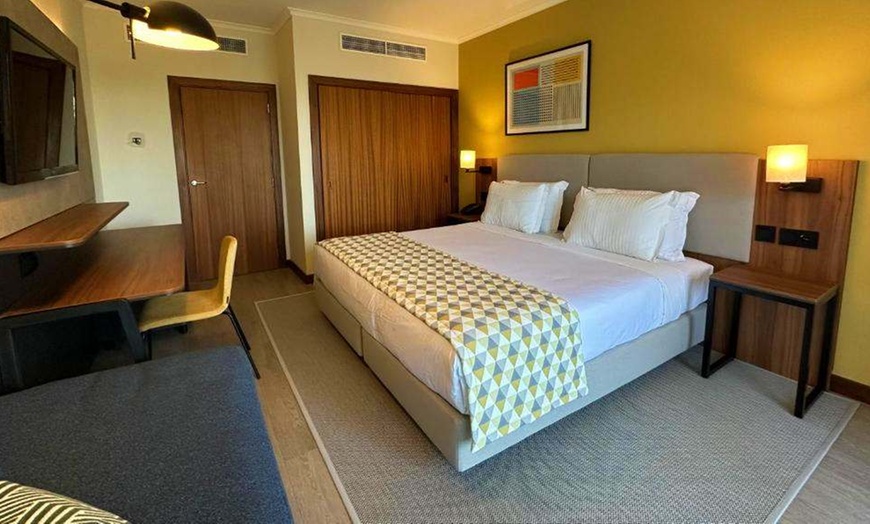 Albufeira - Holiday Inn Algarve Albufeira by IHG 4*, 2 nuit à ...