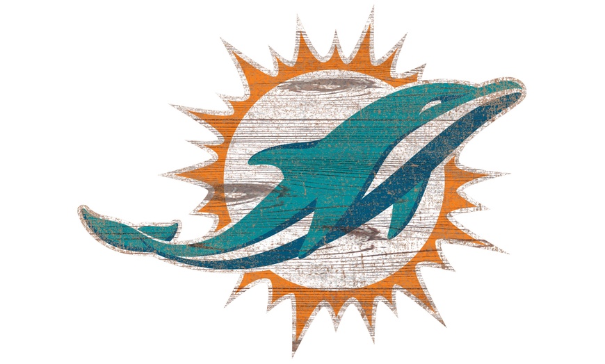 NFL 23.5'' X 23.5'' Distressed Team Logo Sign | Groupon